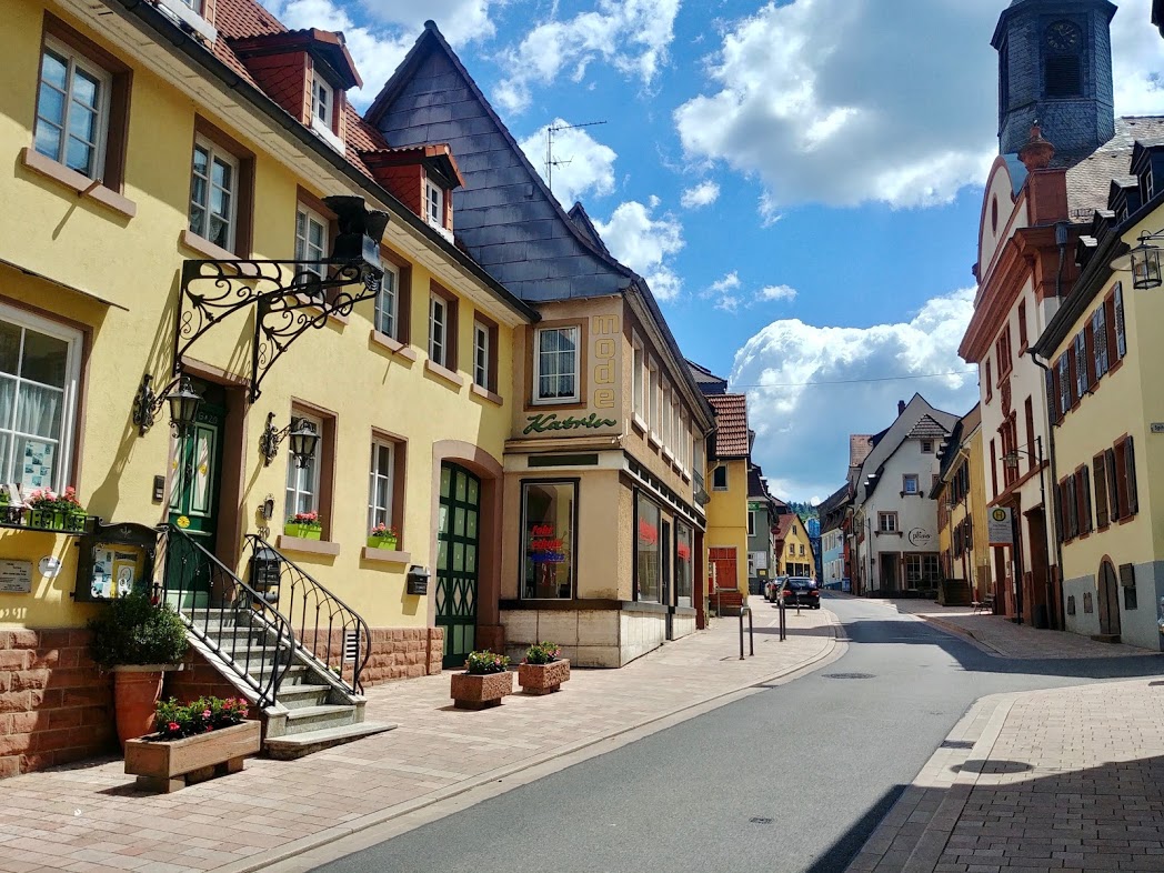STADTANSICHTEN – NECKARGEMÜND